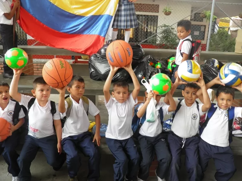 Parques escolares y dotaciones deportivas para Instituciones Educativas ...